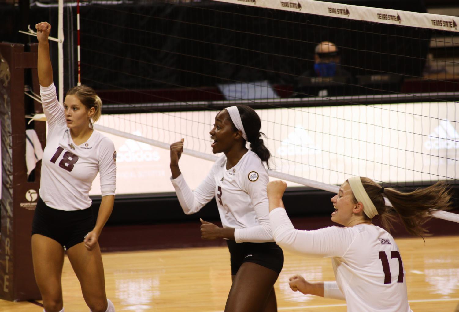 Bobcat volleyball wins final game of weekend against Houston Baptist ...